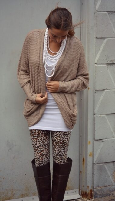 18 Stylish Outfits with Tights to Elevate Your Look - The Style Era