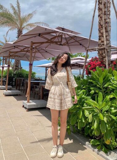 Bali Outfit Ideas: 20 Stylish Looks for Tropical Vibes - The Style Era