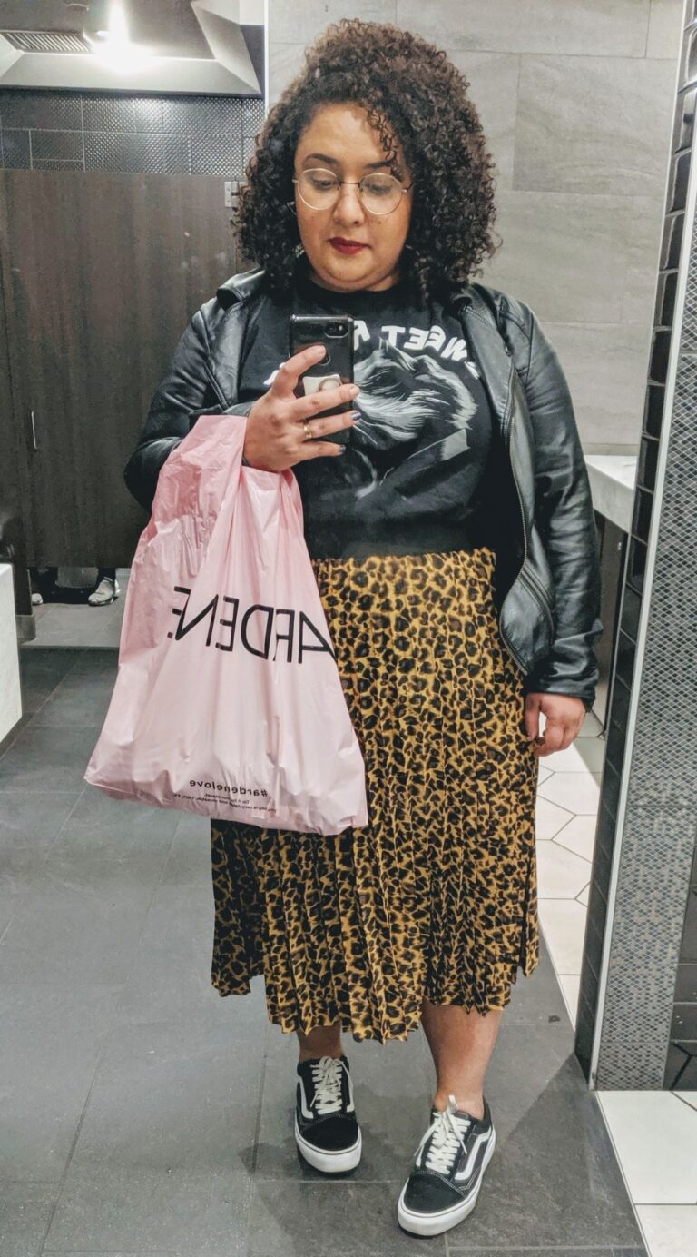 Clubbing Outfits for Women Over 50: Chic and Confident - The Style Era
