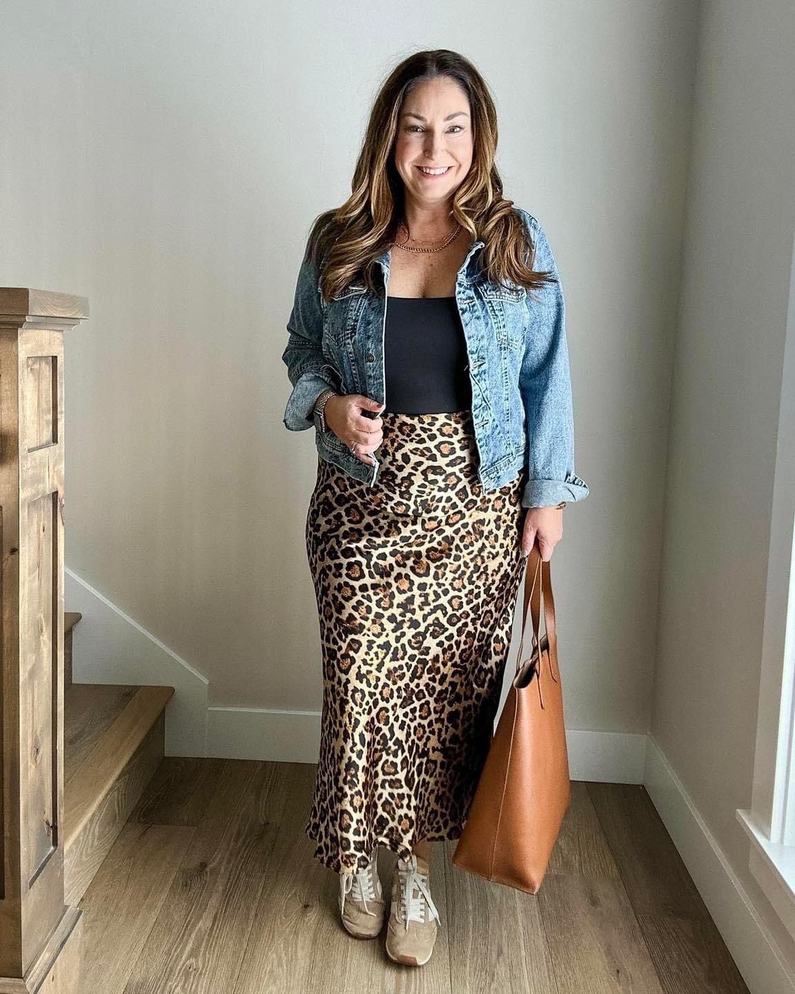 Clubbing Outfits for Women Over 50: Chic and Confident - The Style Era