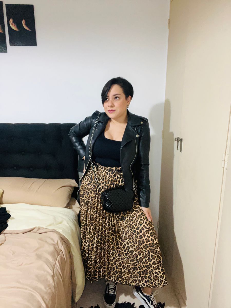 Clubbing Outfits for Women Over 50: Chic and Confident - The Style Era