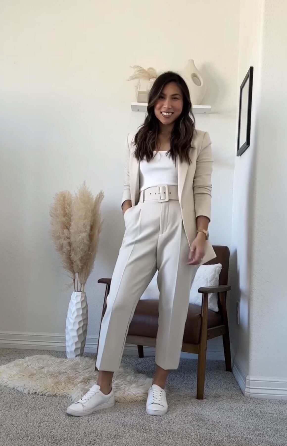 20 Stunning White Blazer Outfits for Women - The Style Era